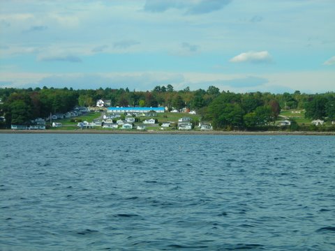 Colonial Gables - Picture Close-Up